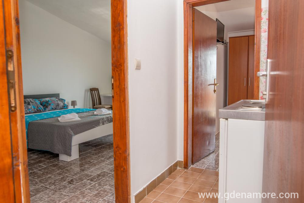Privatan smeštaj Apartmani Filipovic (Petokrevetni apartman sa dvije ...